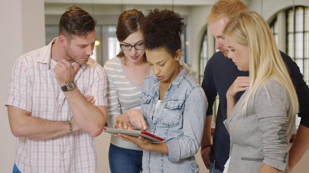 Premium stock video - Colleagues searching for new ideas